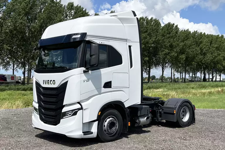 Iveco S-Way AS440S43T/P AT 4x2 Tractor Head for sale | Your Global Hub ...
