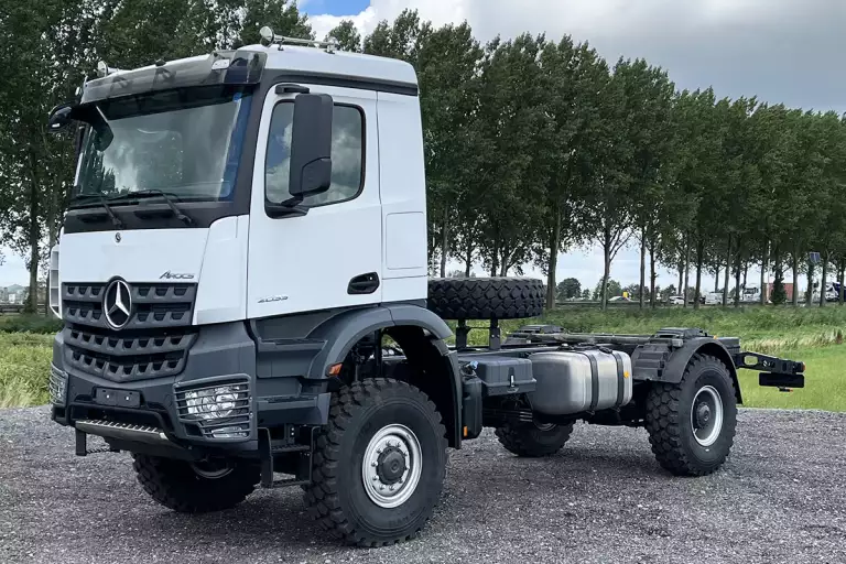 Mercedes-Benz Arocs 2033-A 4x4 Chassis Cabin for sale | Your Global Hub ...